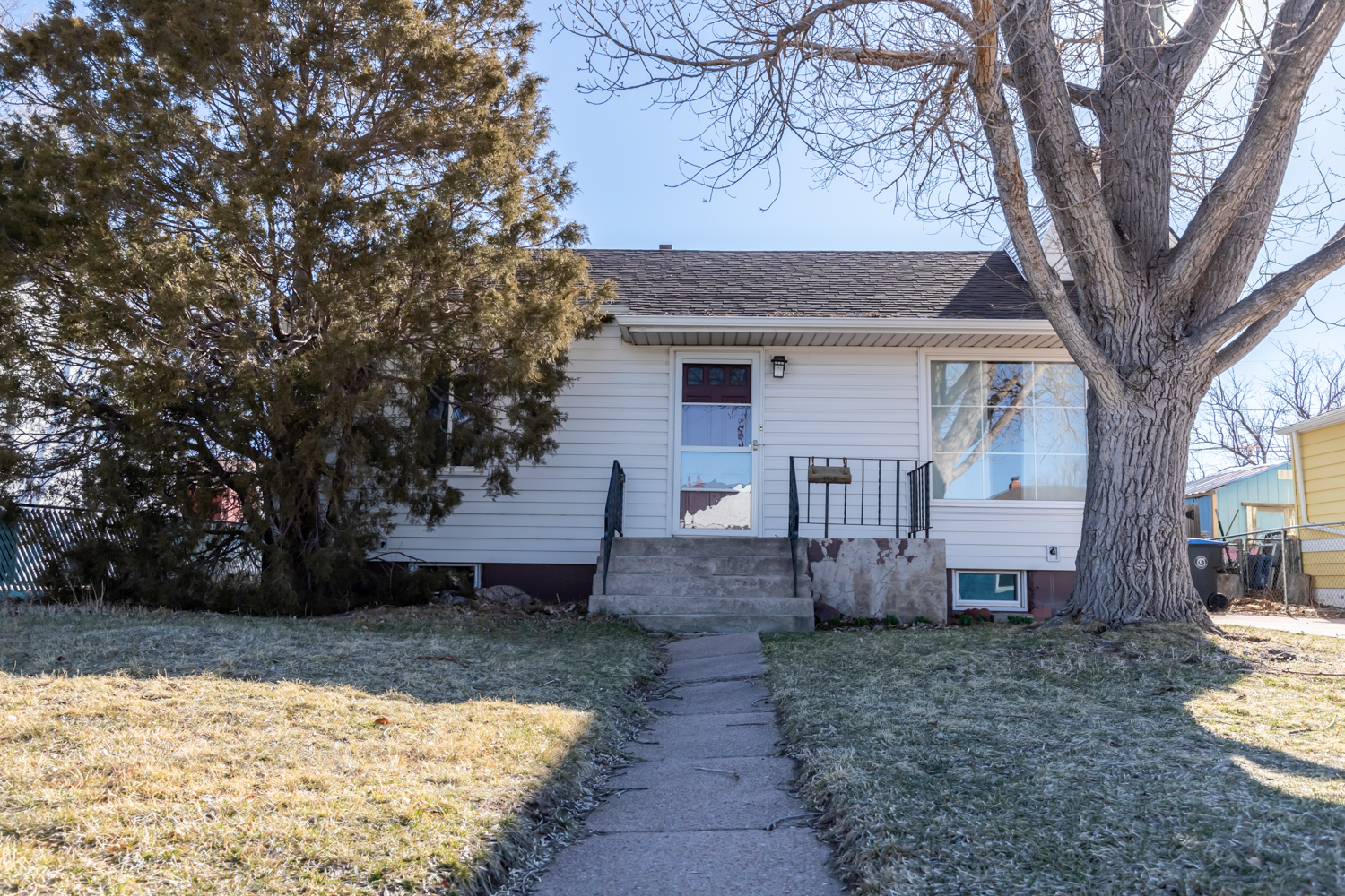 Home [rocksolidpropertiesllc.managebuilding.com]